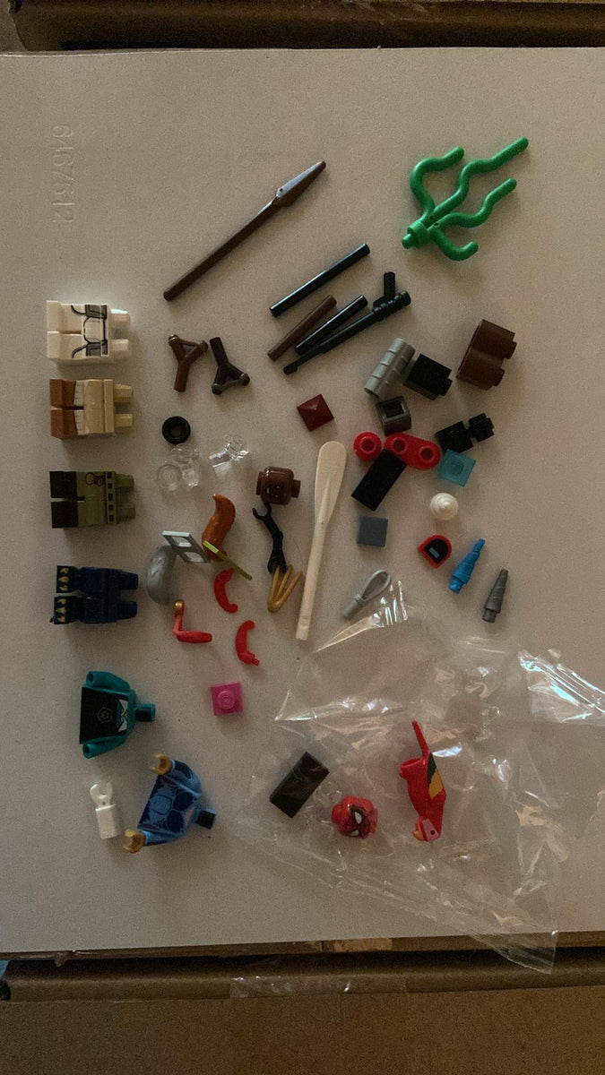 LEGO Random pieces – Minifigures Plus